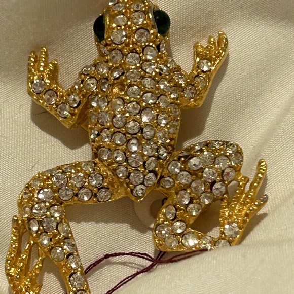 Jewelry | Vintage Sparkling Crystal Frog Brooch W Green Eyes New | Poshmark